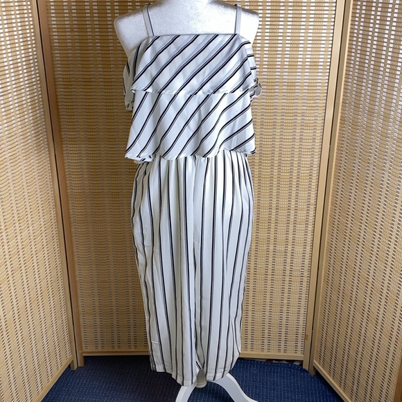 MELLODAY | Pants & Jumpsuits | Mello Day White Black Striped Cropped ...